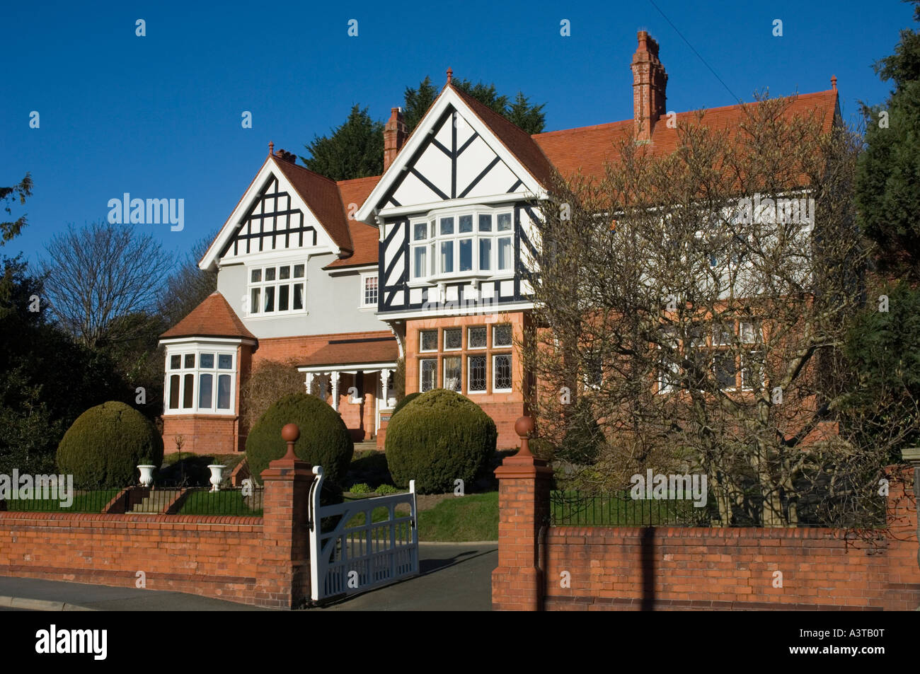 Victorian Detached House High Resolution Stock Photography and Images ...
