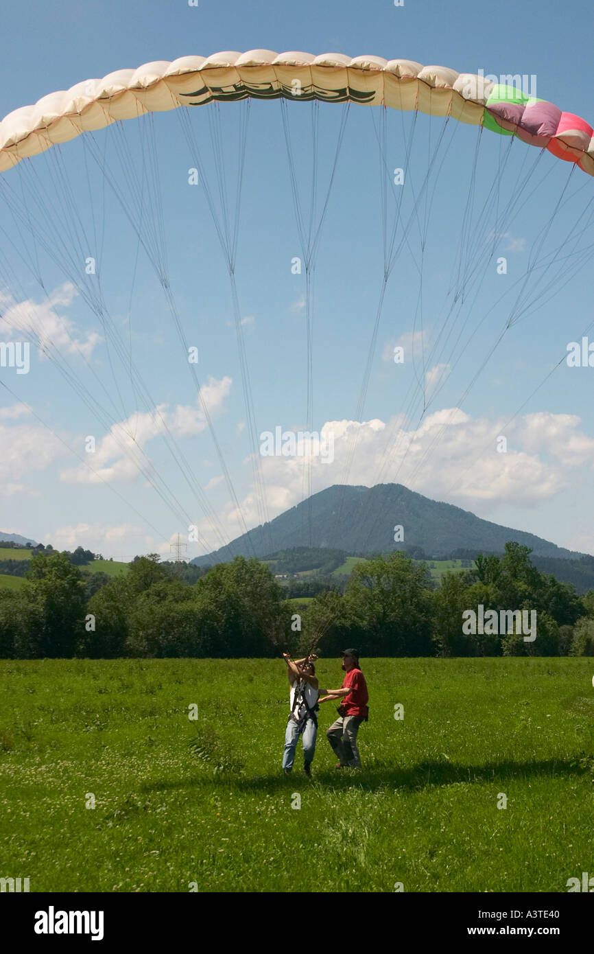 man learning paragliding Stock Photo - Alamy