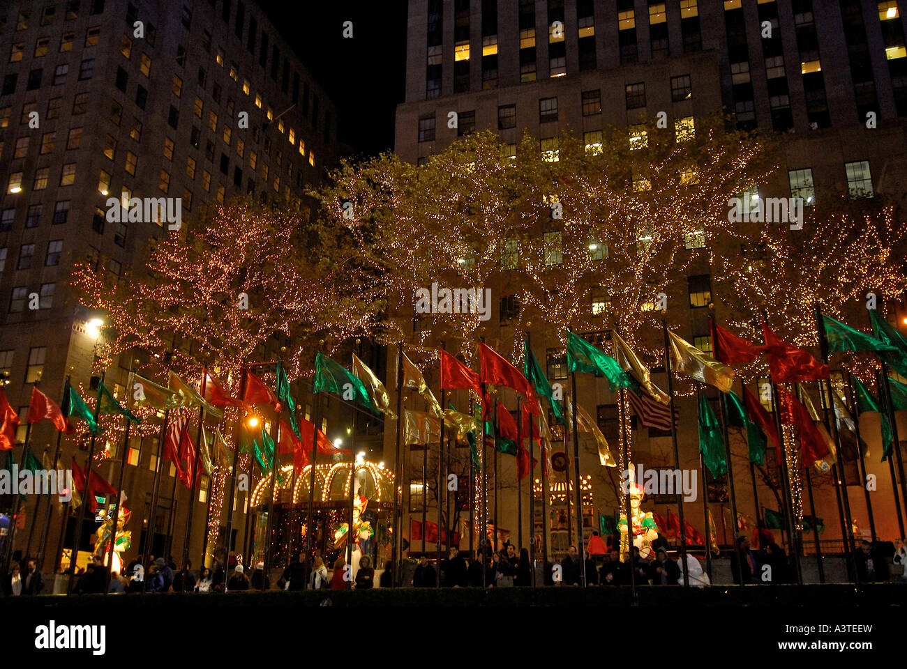 Christmas In New York Rockefeller Plaza Ice Skating Stock Photo Alamy