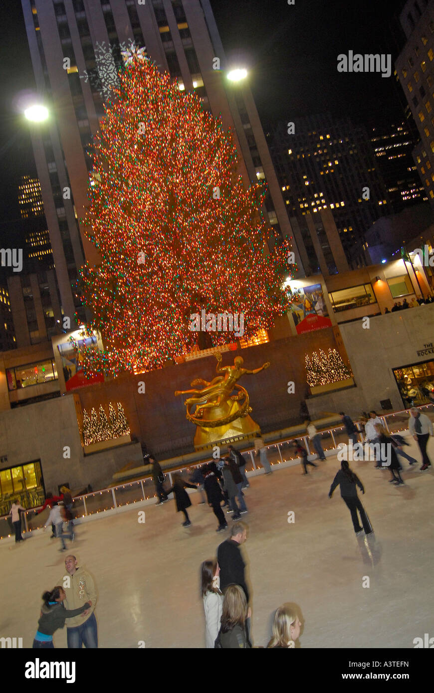 Christmas In New York Rockefeller Plaza Ice Skating Stock Photo Alamy