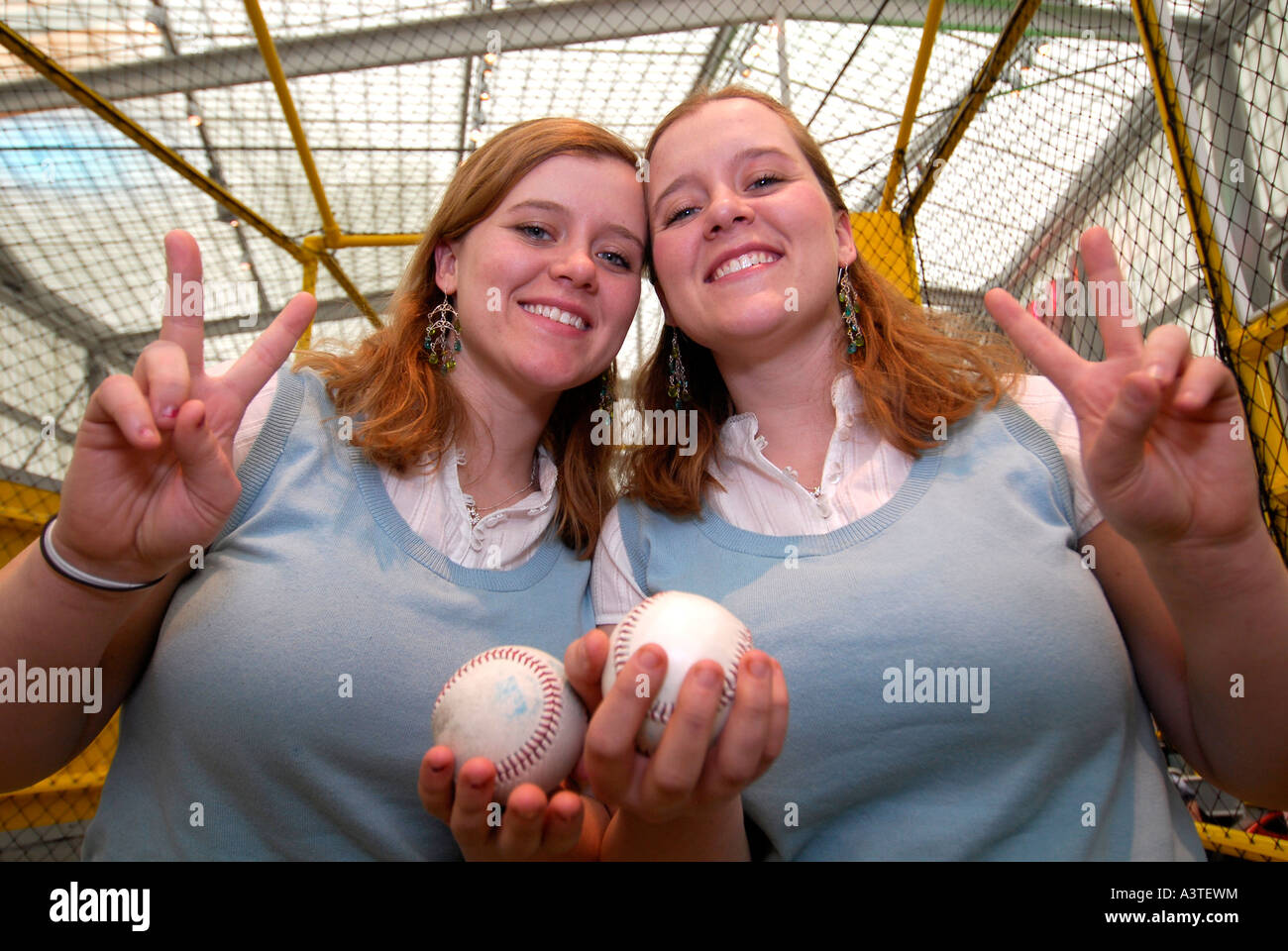 twins , lookalike , matching clothing , duo , pair , diversity , people ...