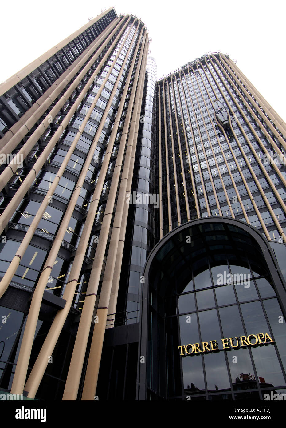 Europe Tower, Torre Europa, Paseo de la Castellana, architect Miguel ...