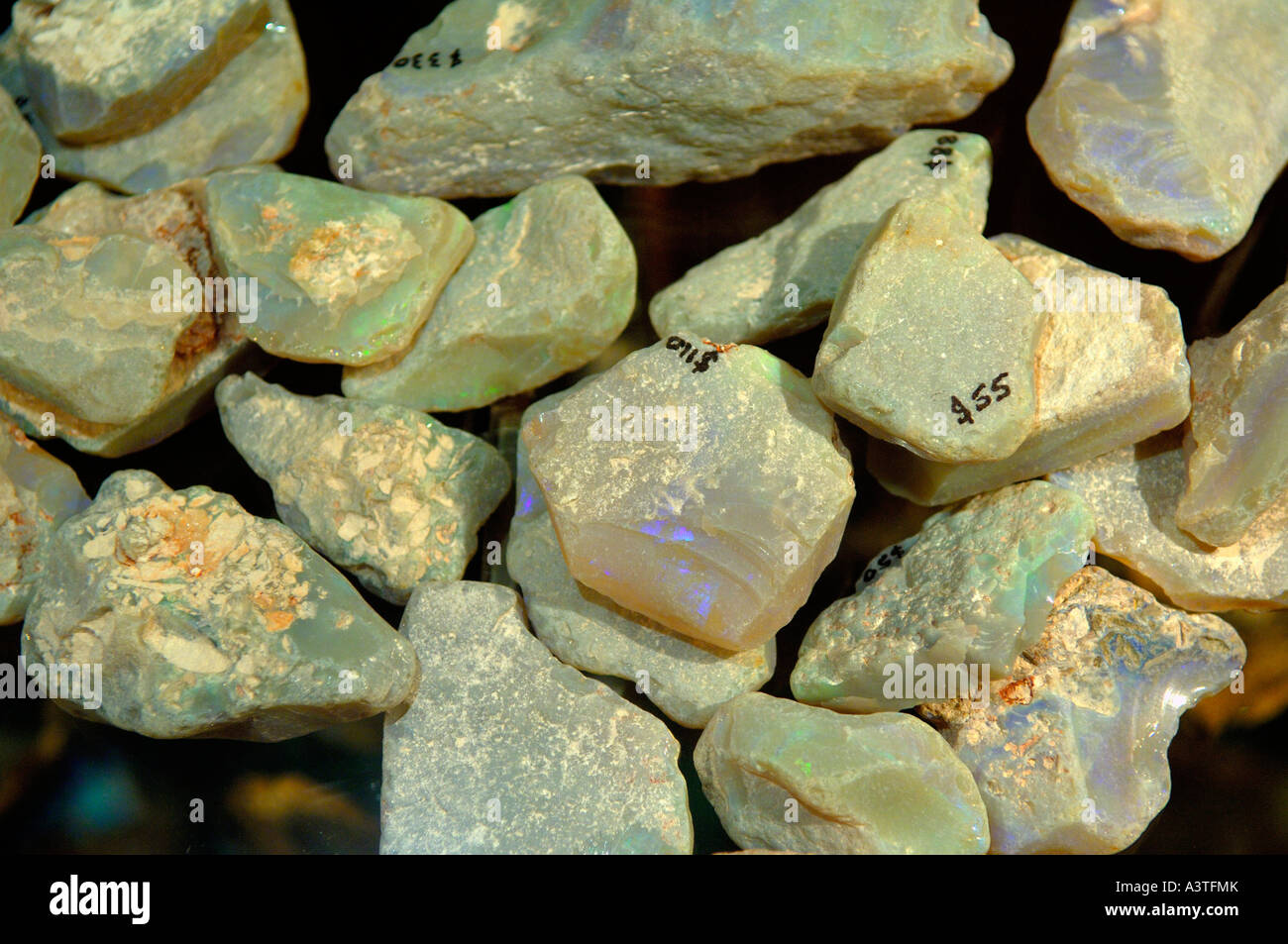 Opals hi-res stock photography and images - Alamy