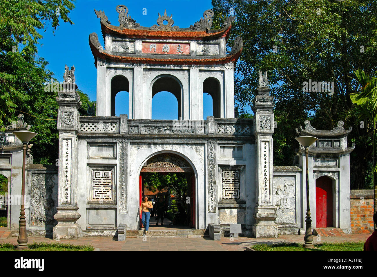Van mieu gate hi-res stock photography and images - Alamy
