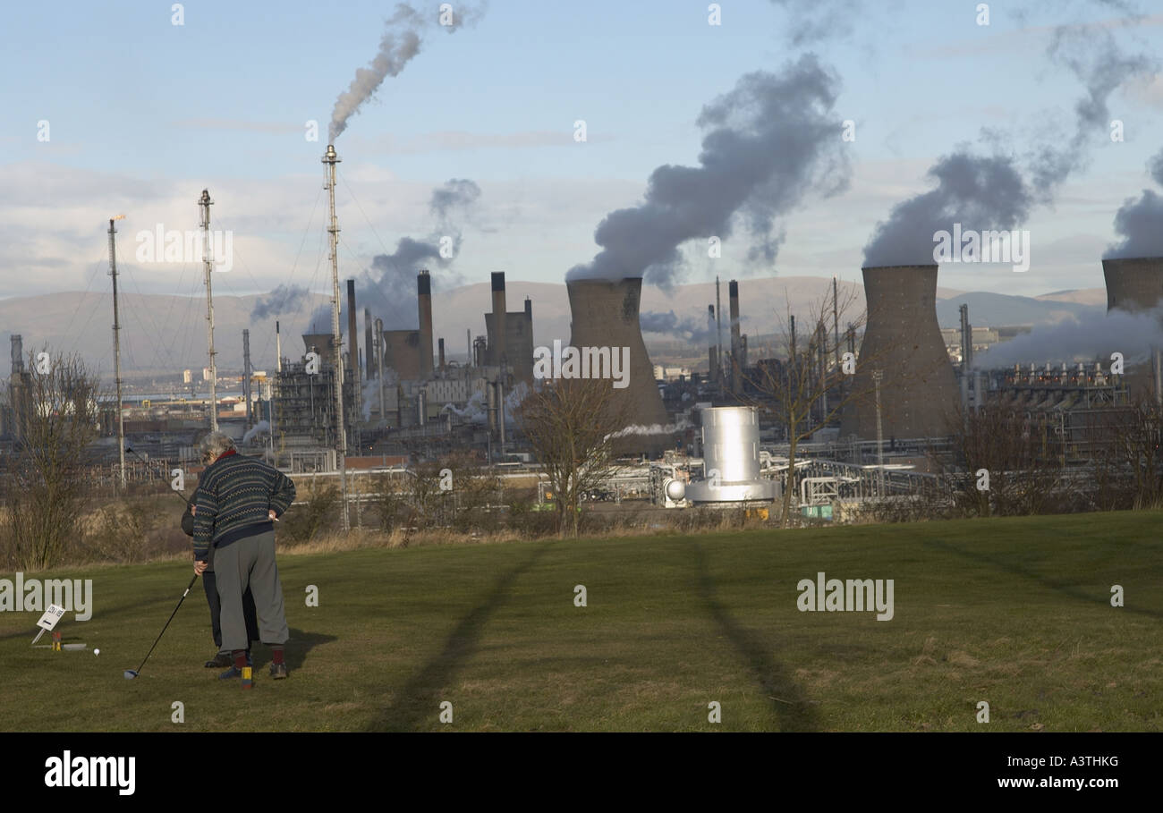 A game of golf near Grangemouth petrochemical complex Stock Photo - Alamy