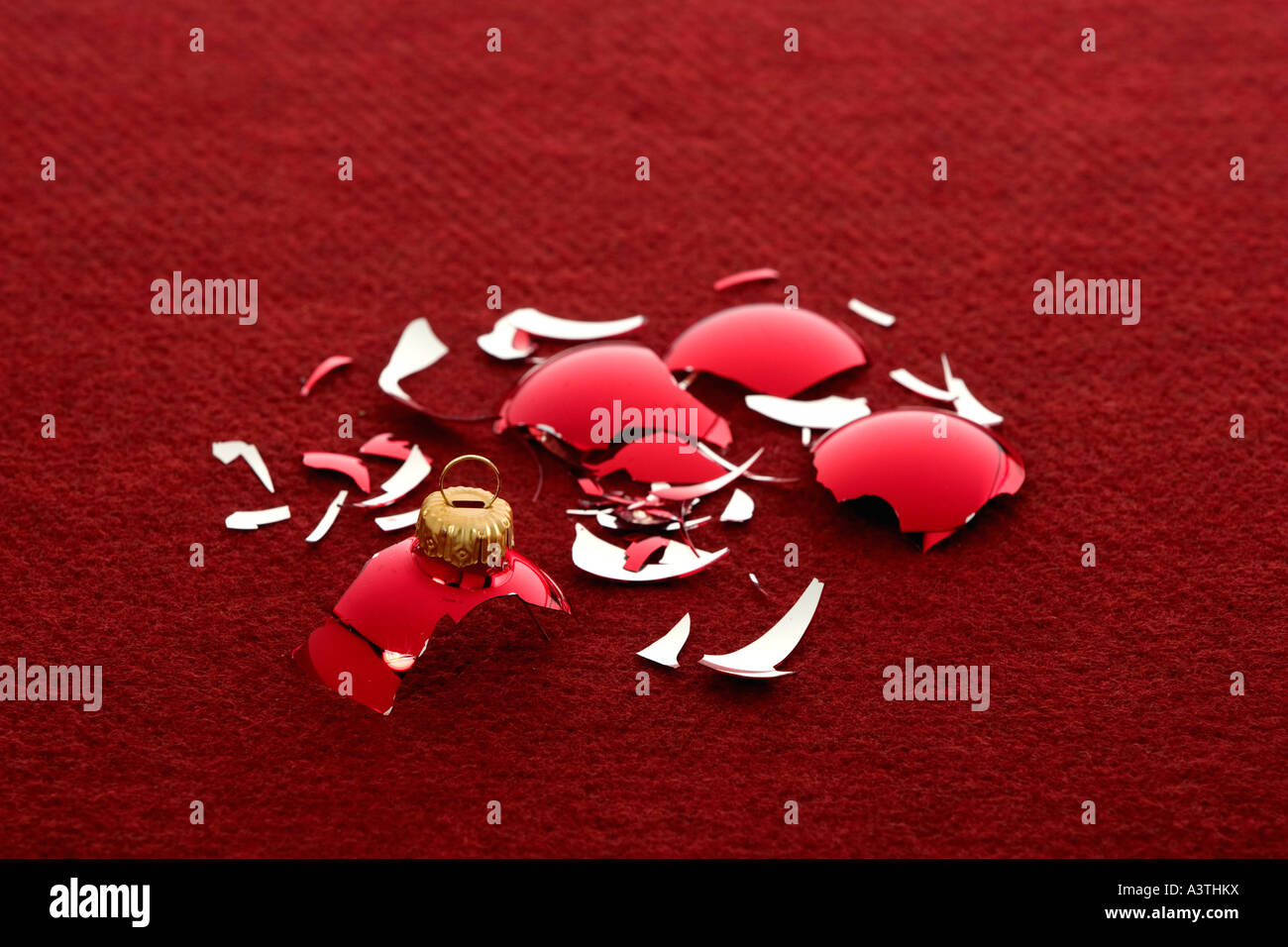 Broken splintered tree hi-res stock photography and images - Alamy