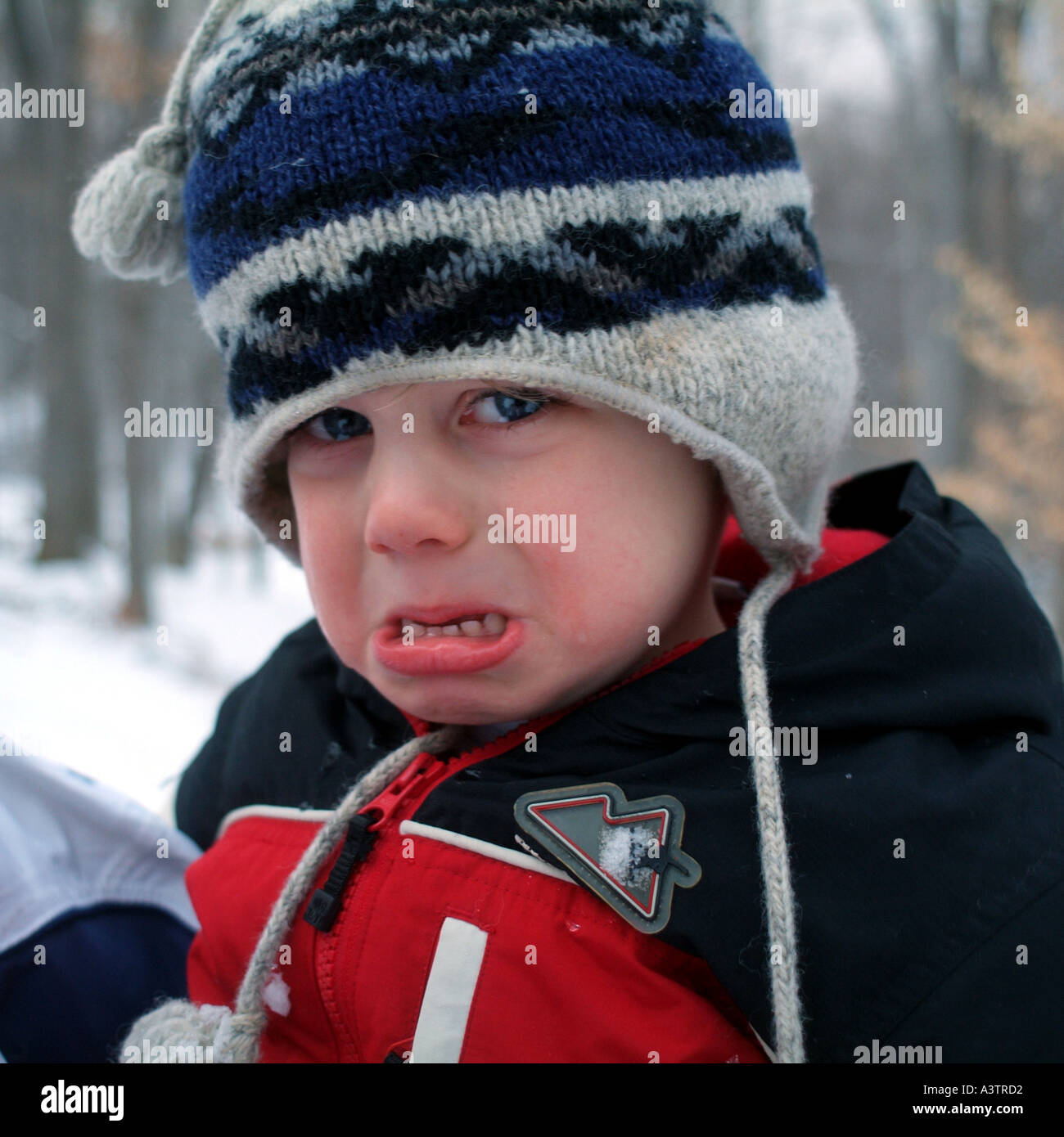 Small boy crying Stock Photo - Alamy
