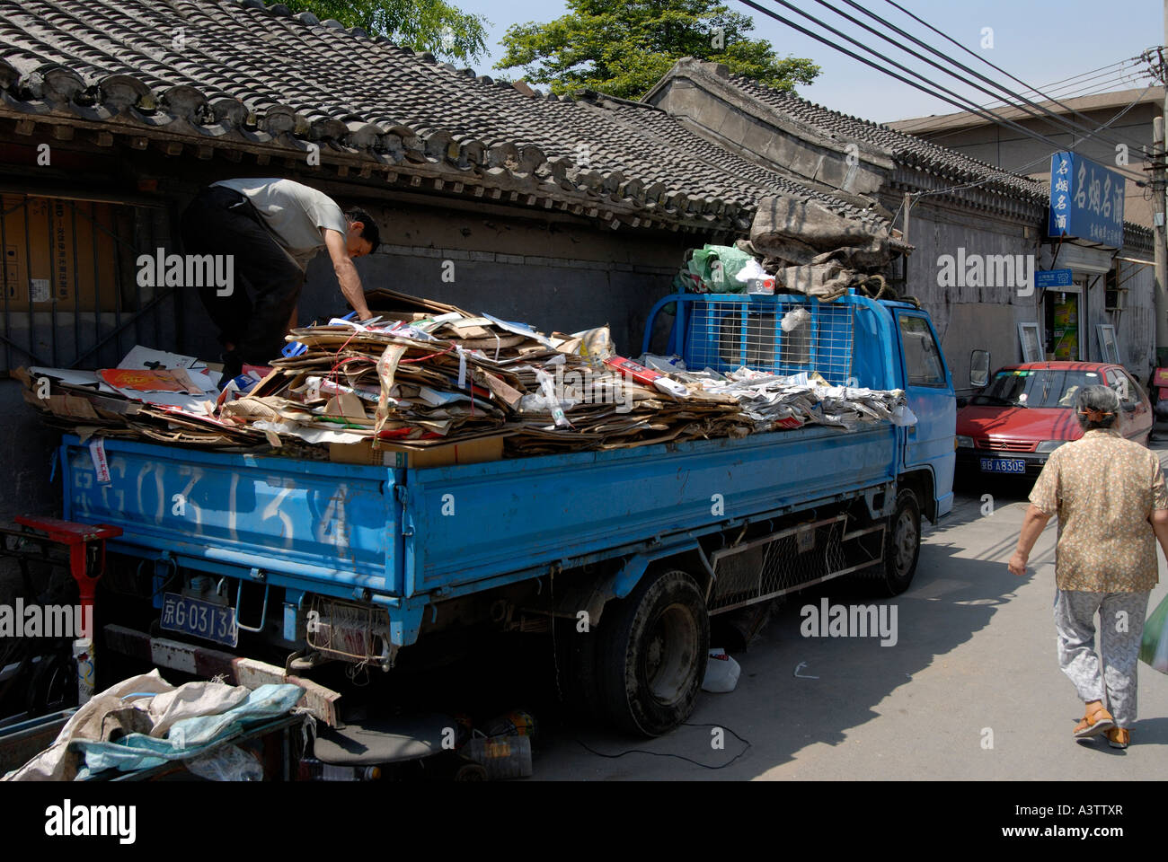 Collection of alleyways hi-res stock photography and images - Alamy