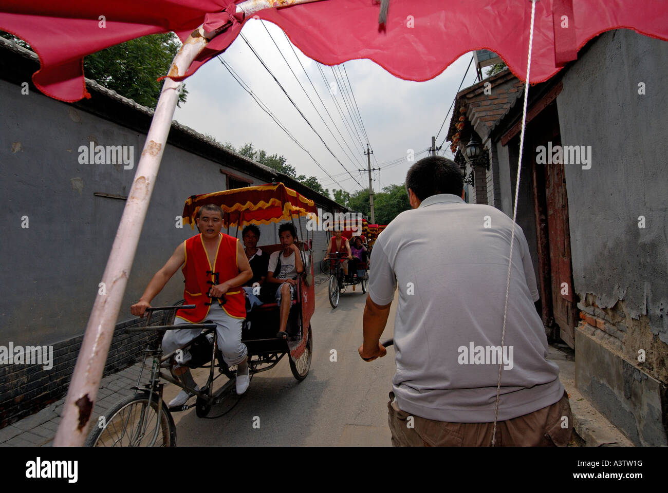 Rickshaw hutong tour hi-res stock photography and images - Alamy