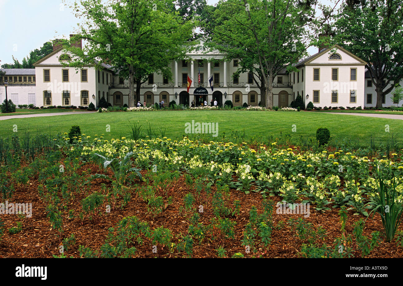 Virginia Colonial Williamsburg Williamsburg Inn exterior front Stock ...