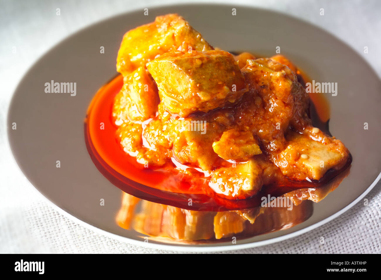 Chicken curry on silver plate hi-res stock photography and images - Alamy