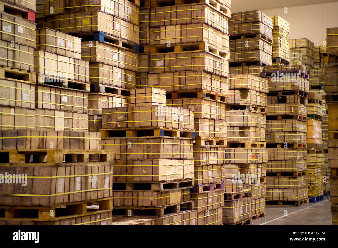 Packed Crates in Warehouse Stock Photo - Alamy Packed Crates in Warehouse Stock Photo - Alamy