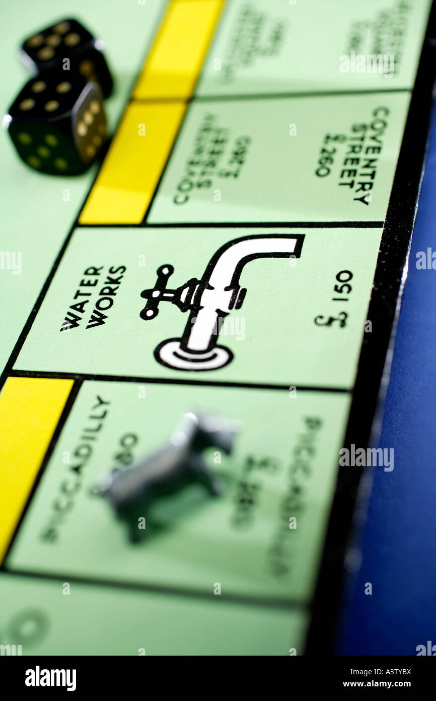 Vertical photo monopoly game board hi-res stock photography and images ...