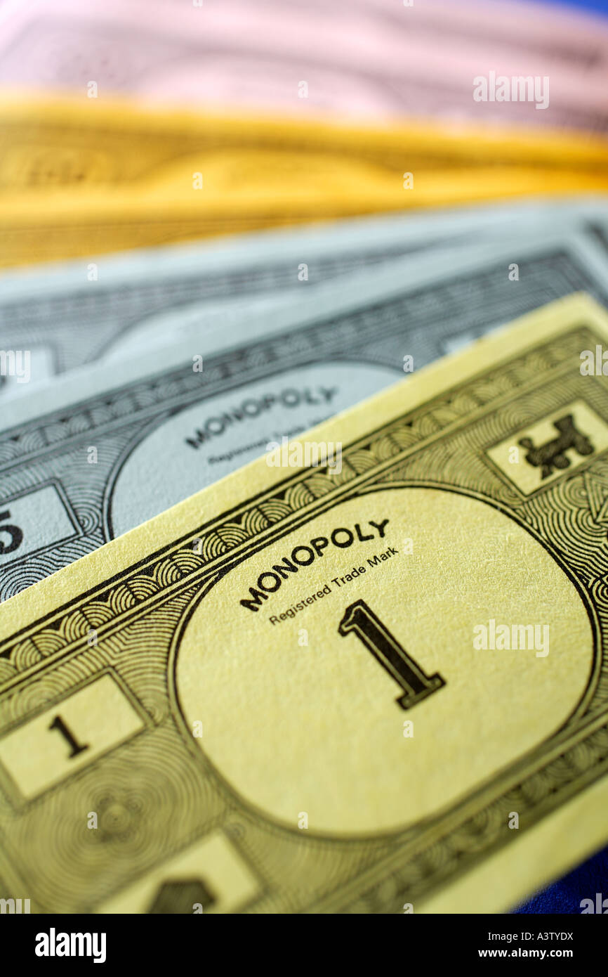Vertical photo monopoly game board hi-res stock photography and images ...