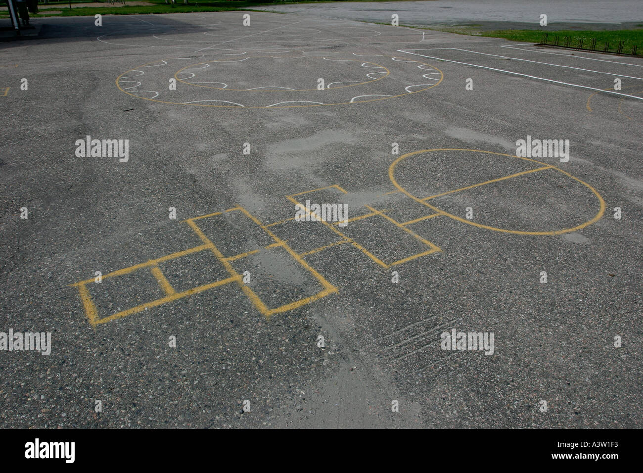 playground patterns on tarmac Stock Photo - Alamy