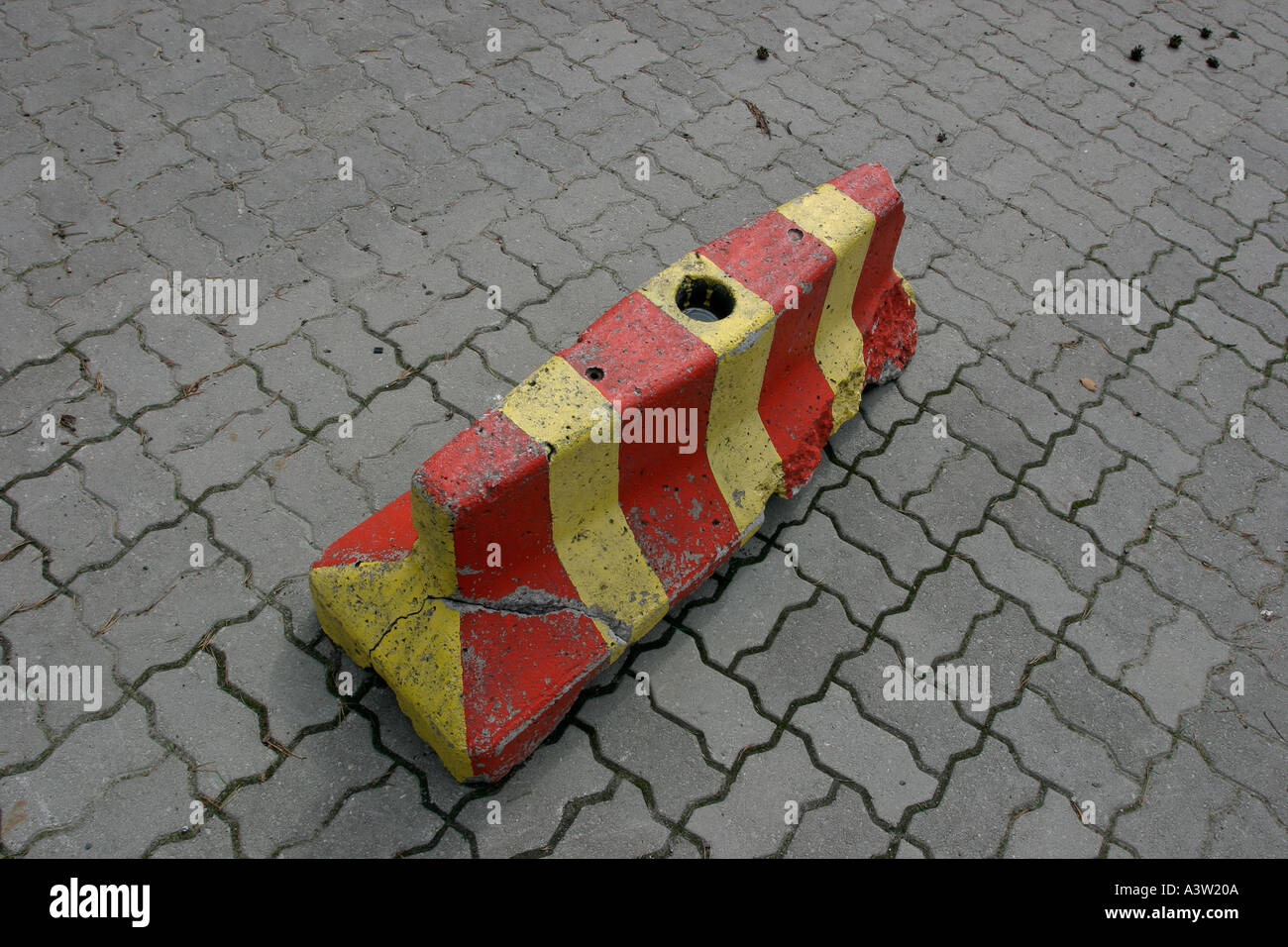 Concrete roadblock no entry hi-res stock photography and images - Alamy