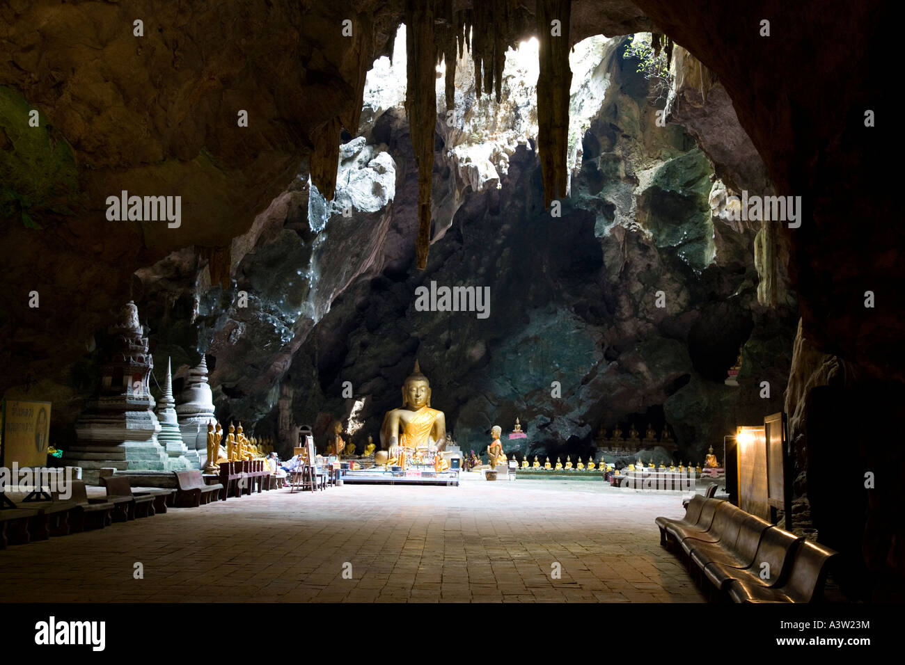 Khao Bandai It Phetburi Cave Temple, Phetchburi, Thailand Stock Photo ...