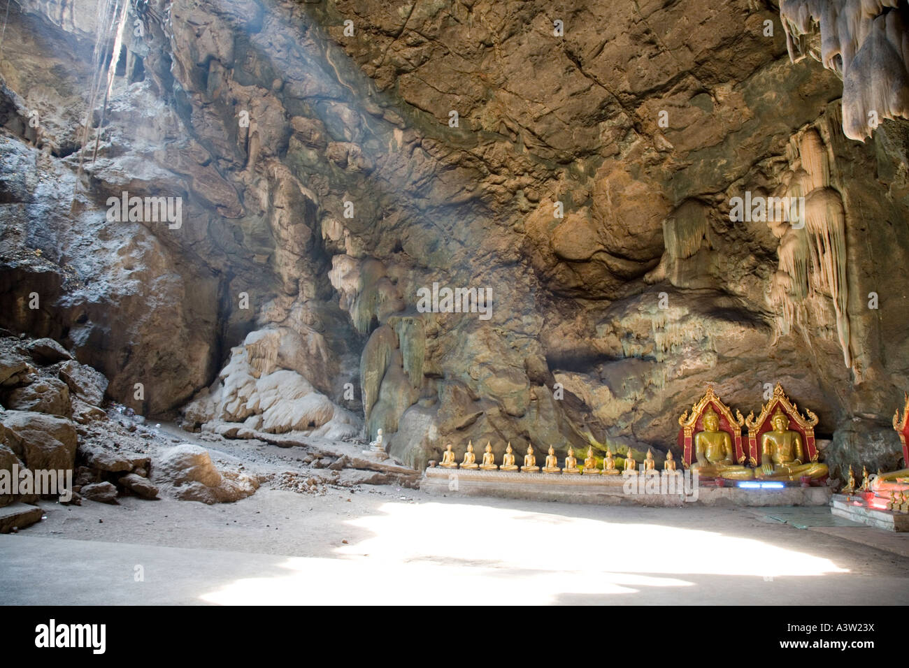 Khao Bandai It Phetburi Cave Temple, Phetchburi, Thailand Stock Photo ...
