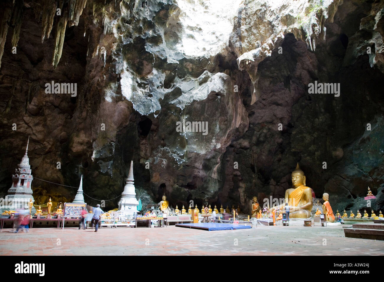 Khao Bandai It Phetburi Cave Temple, Phetchburi, Thailand Stock Photo ...