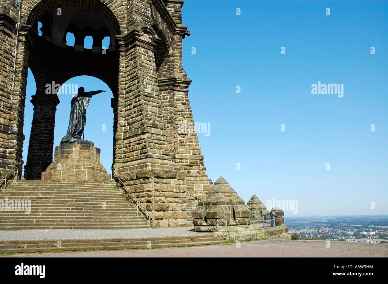 Kaiser-Wilhelm-Denkmal / Porta Westfalica Stock Photo - Alamy