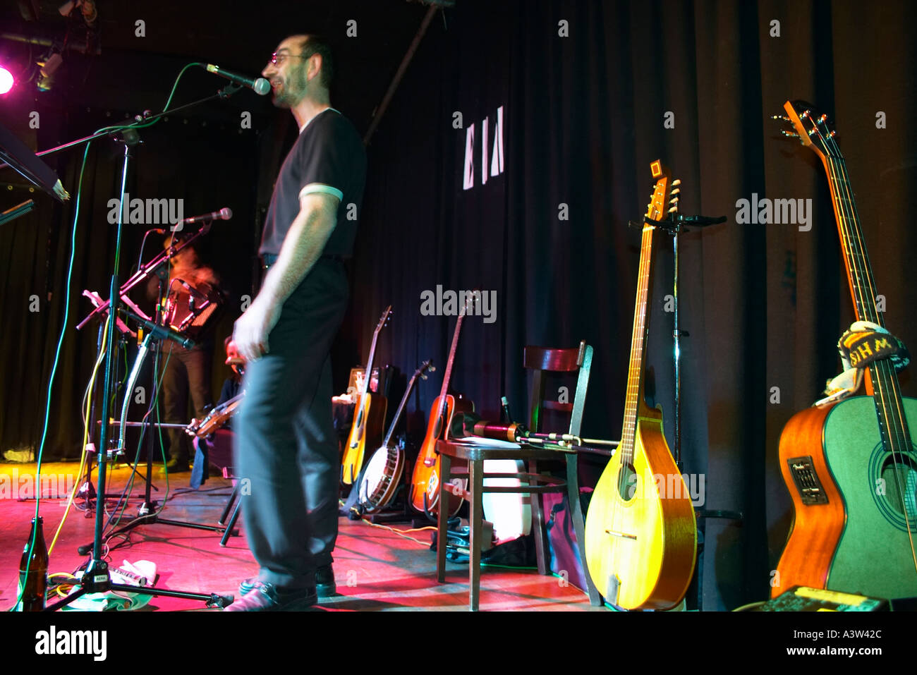 singer on stage Stock Photo - Alamy