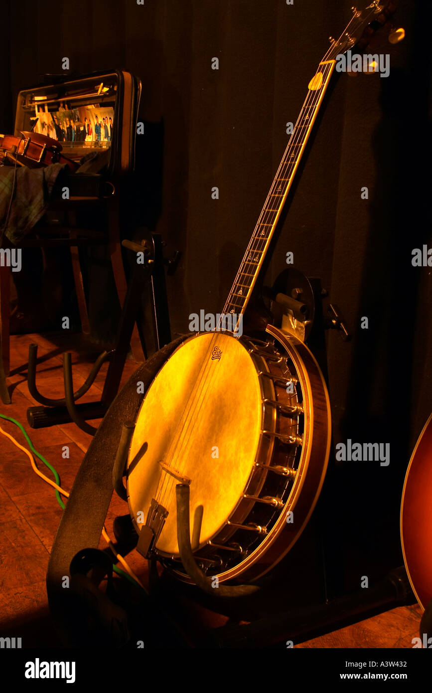 Banjos music hi-res stock photography and images - Alamy