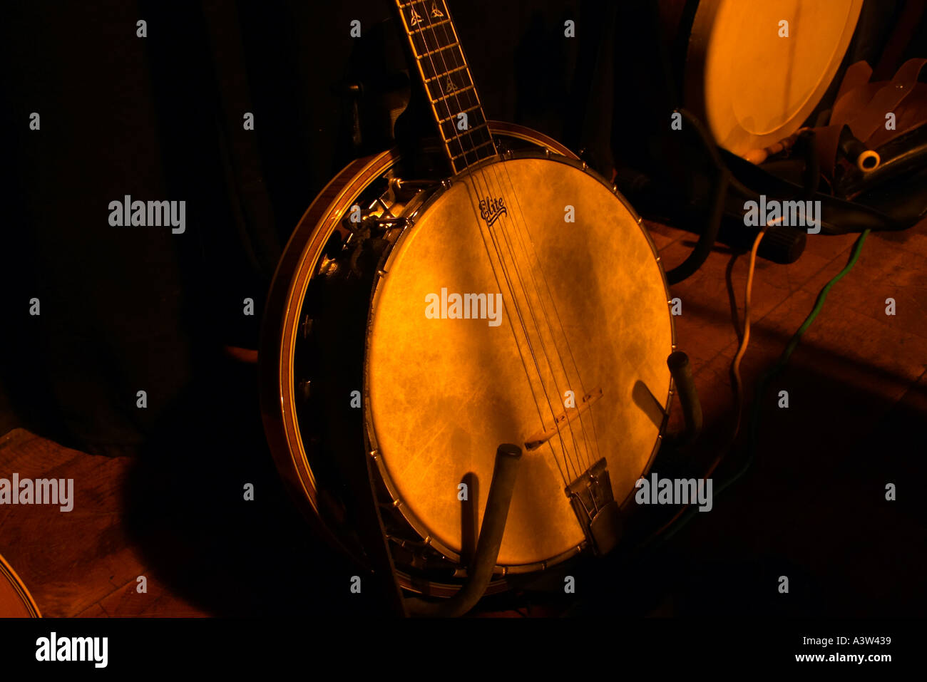 Banjo art hi-res stock photography and images - Alamy