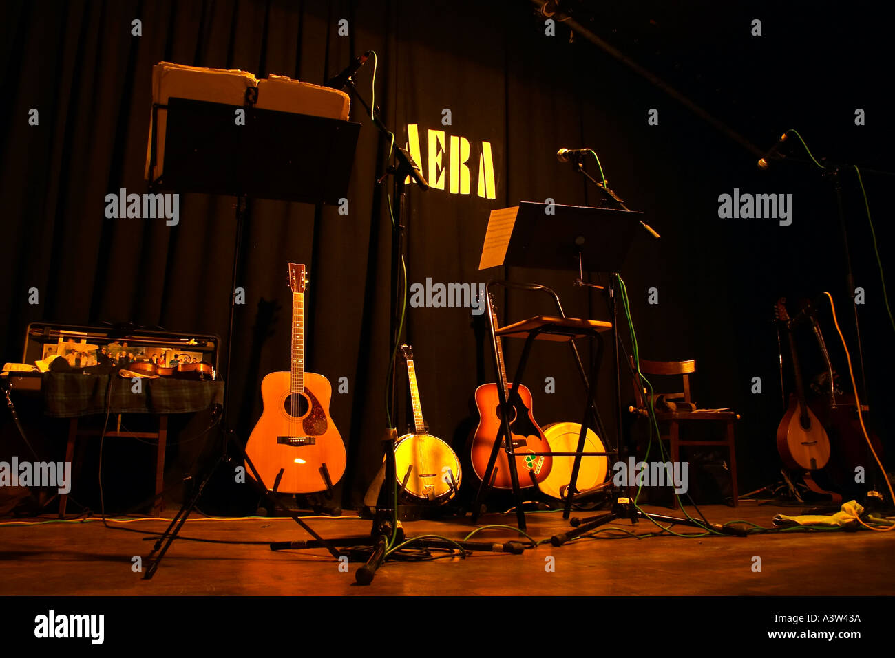 Concert stage hi-res stock photography and images - Alamy