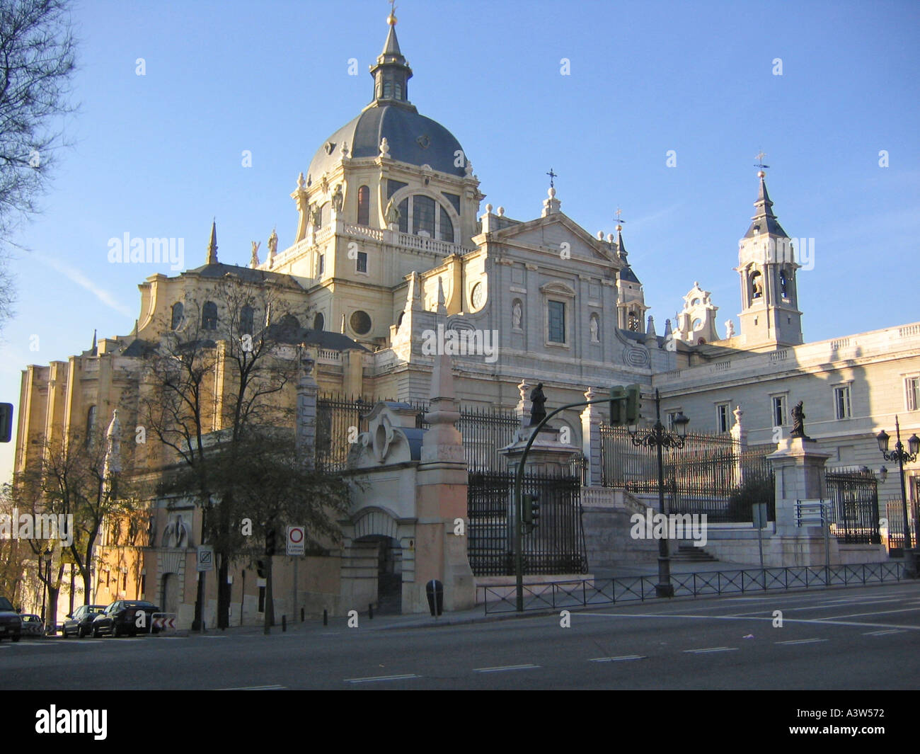 Settlement of madrid hi-res stock photography and images - Alamy