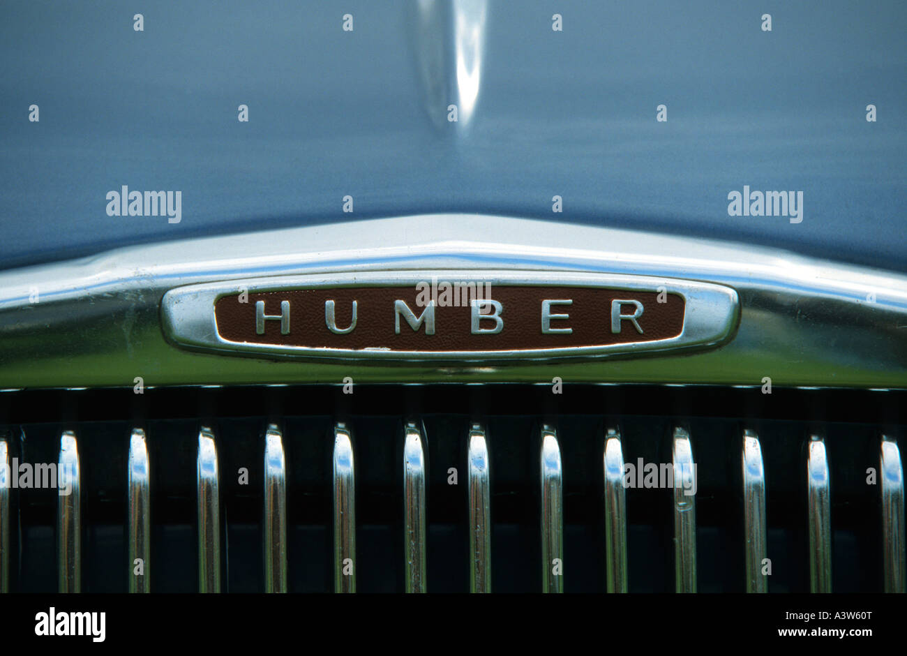 Humber car badge hi-res stock photography and images - Alamy
