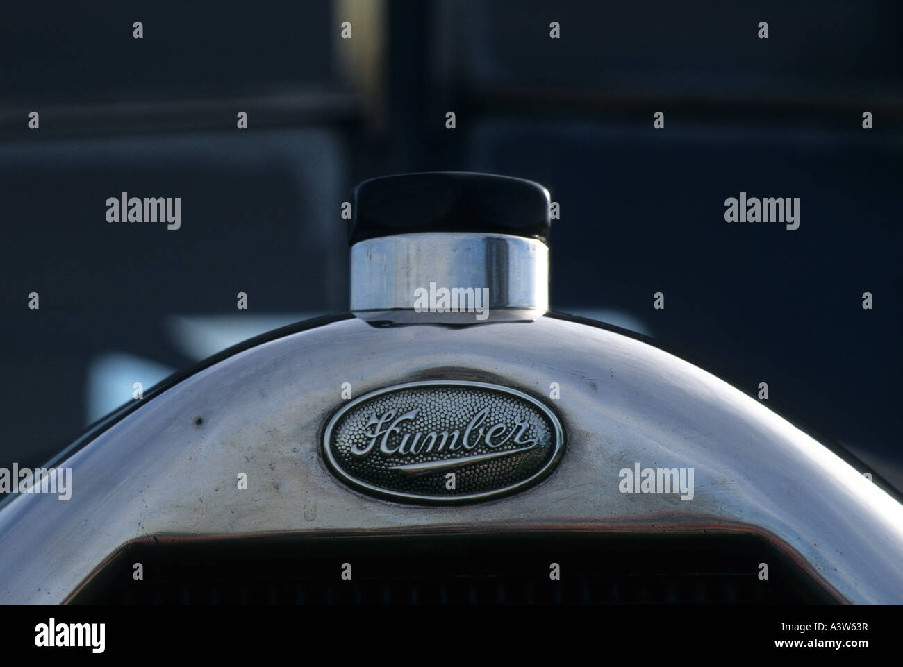 Humber car logo hi-res stock photography and images - Alamy