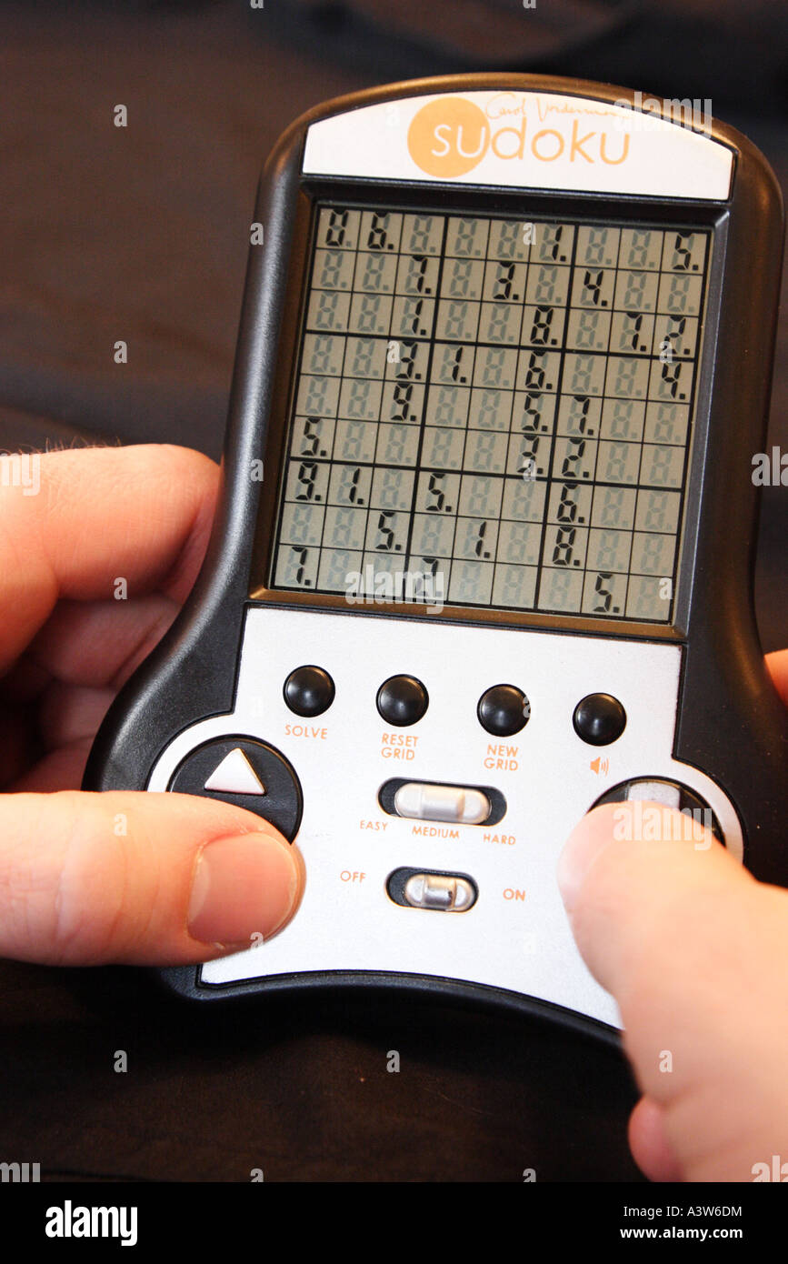 Sudoku online hi-res stock photography and images - Alamy