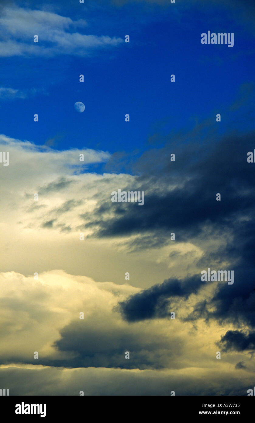 Dramatic sunny sky with scattered clouds hi-res stock photography and ...