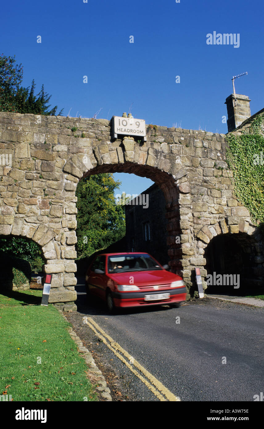 Narrow archway drive hi-res stock photography and images - Alamy