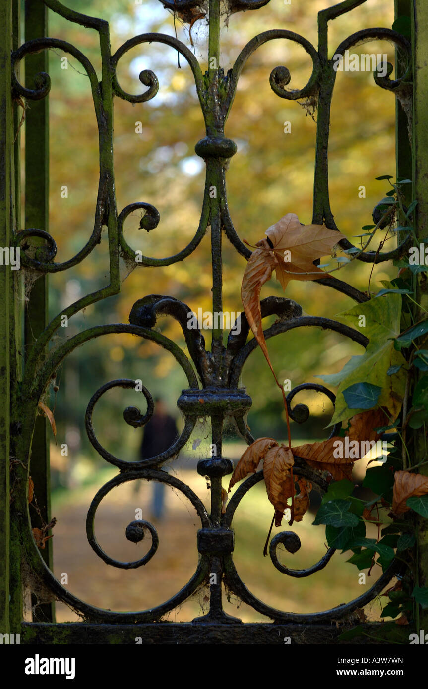 Golden wrought iron railings hi-res stock photography and images - Alamy