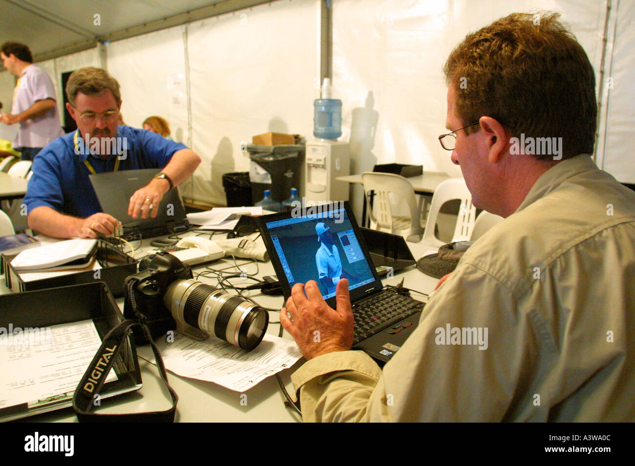 Photojournalist photojournalism hi-res stock photography and images - Alamy