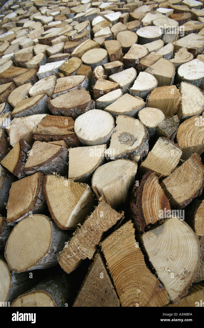 Log store shapes hi-res stock photography and images - Alamy