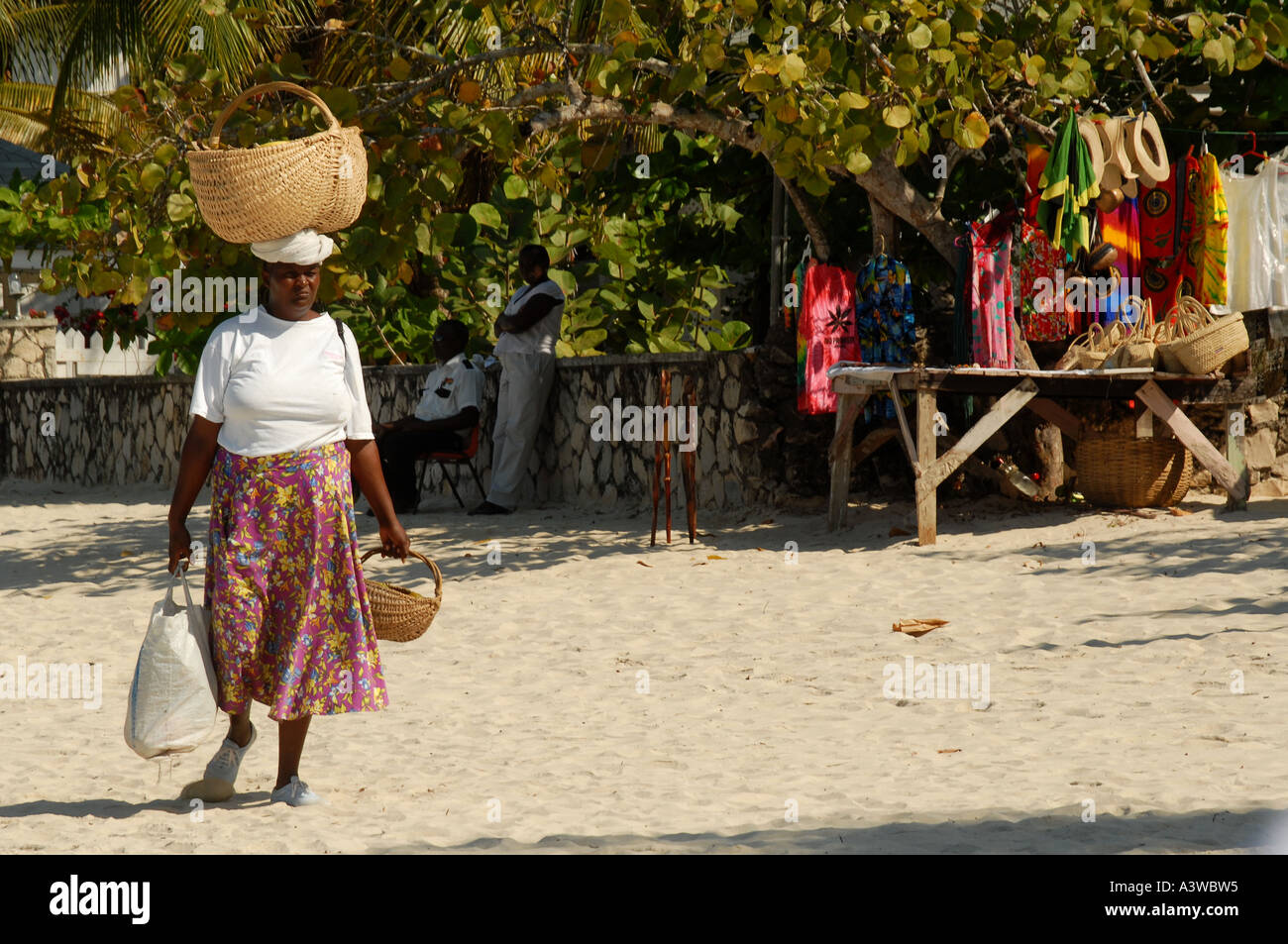 Selling fruit jamaica hi-res stock photography and images - Alamy