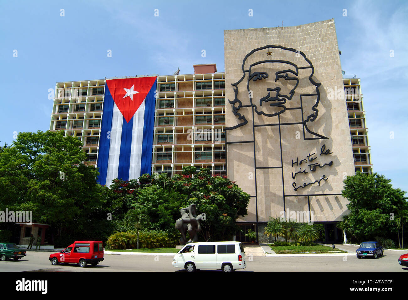 Huge cuban flag hi-res stock photography and images - Alamy