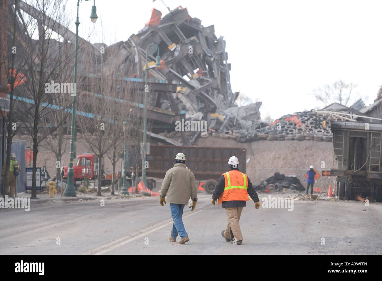 Building demolition by implosion hi-res stock photography and images ...