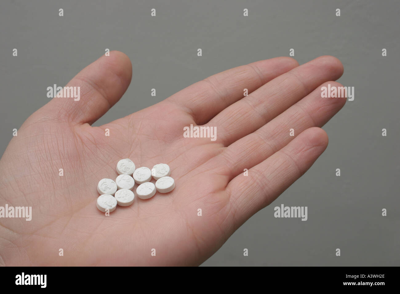 Ecstasy tablets mdma hi-res stock photography and images - Alamy
