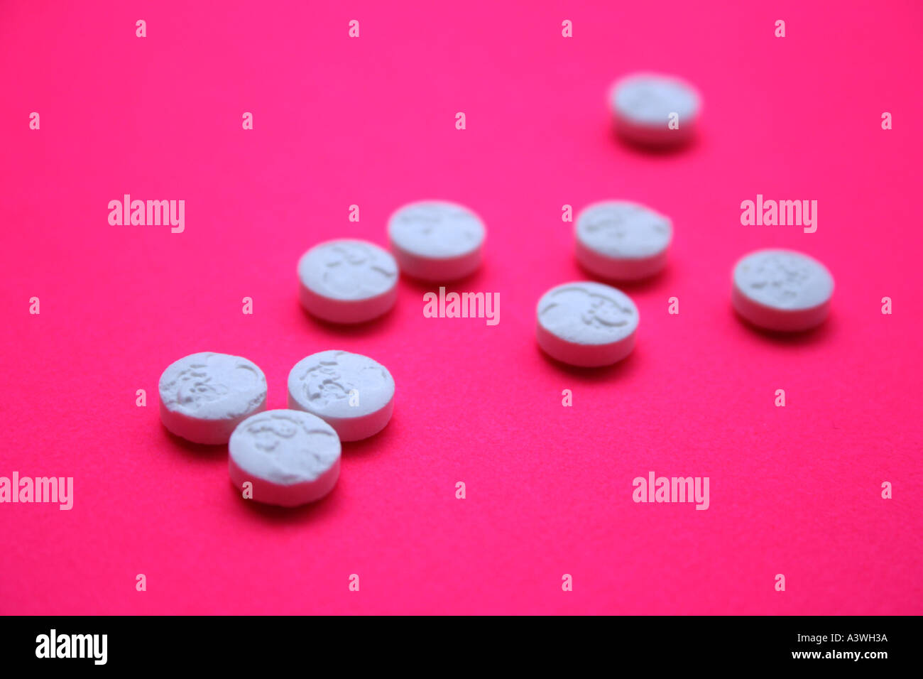 Mdma xtc ecstasy methylenedioxymethamphetamine hi-res stock photography ...