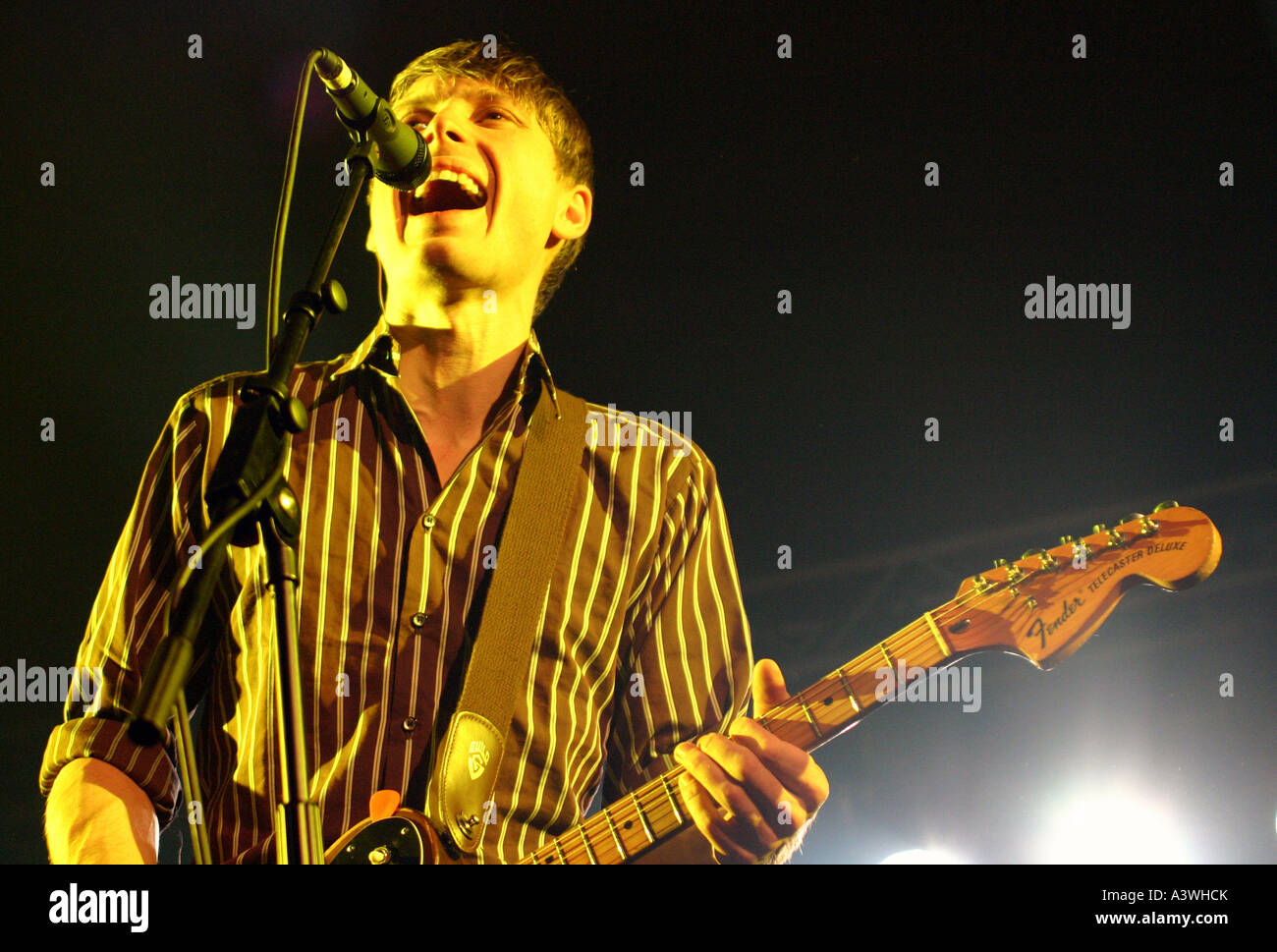 Alex Kapranos of Franz Ferdinand singing live on stage Stock Photo - Alamy
