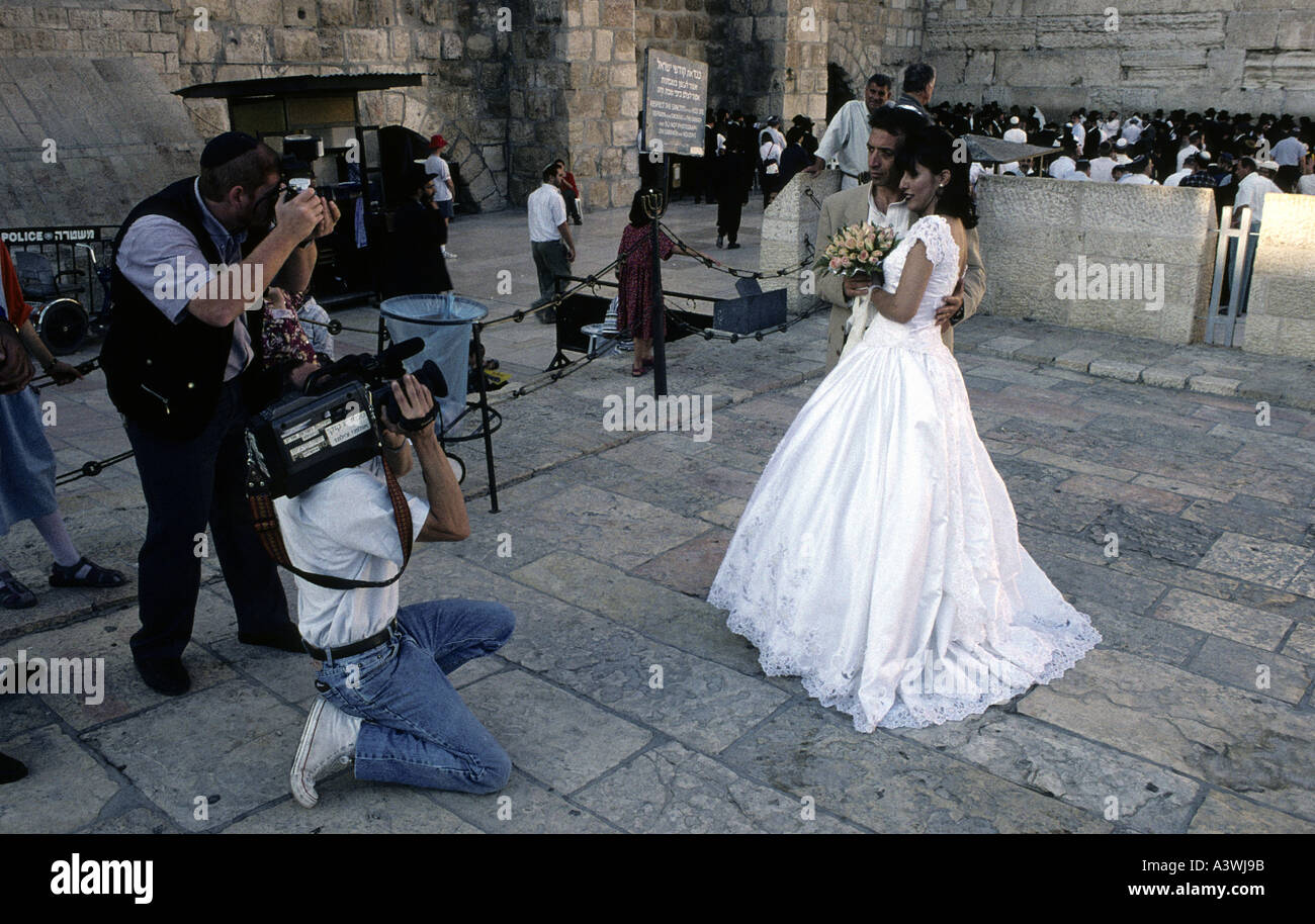Israel wedding party hi-res stock photography and images - Alamy