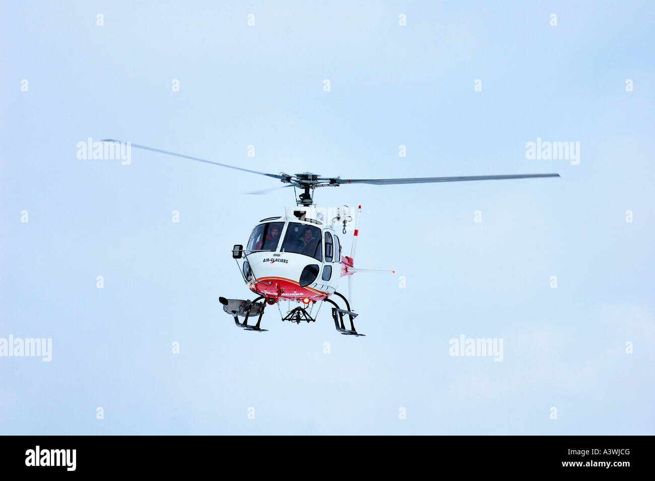 Mountain rescue stretcher snow hi-res stock photography and images - Alamy