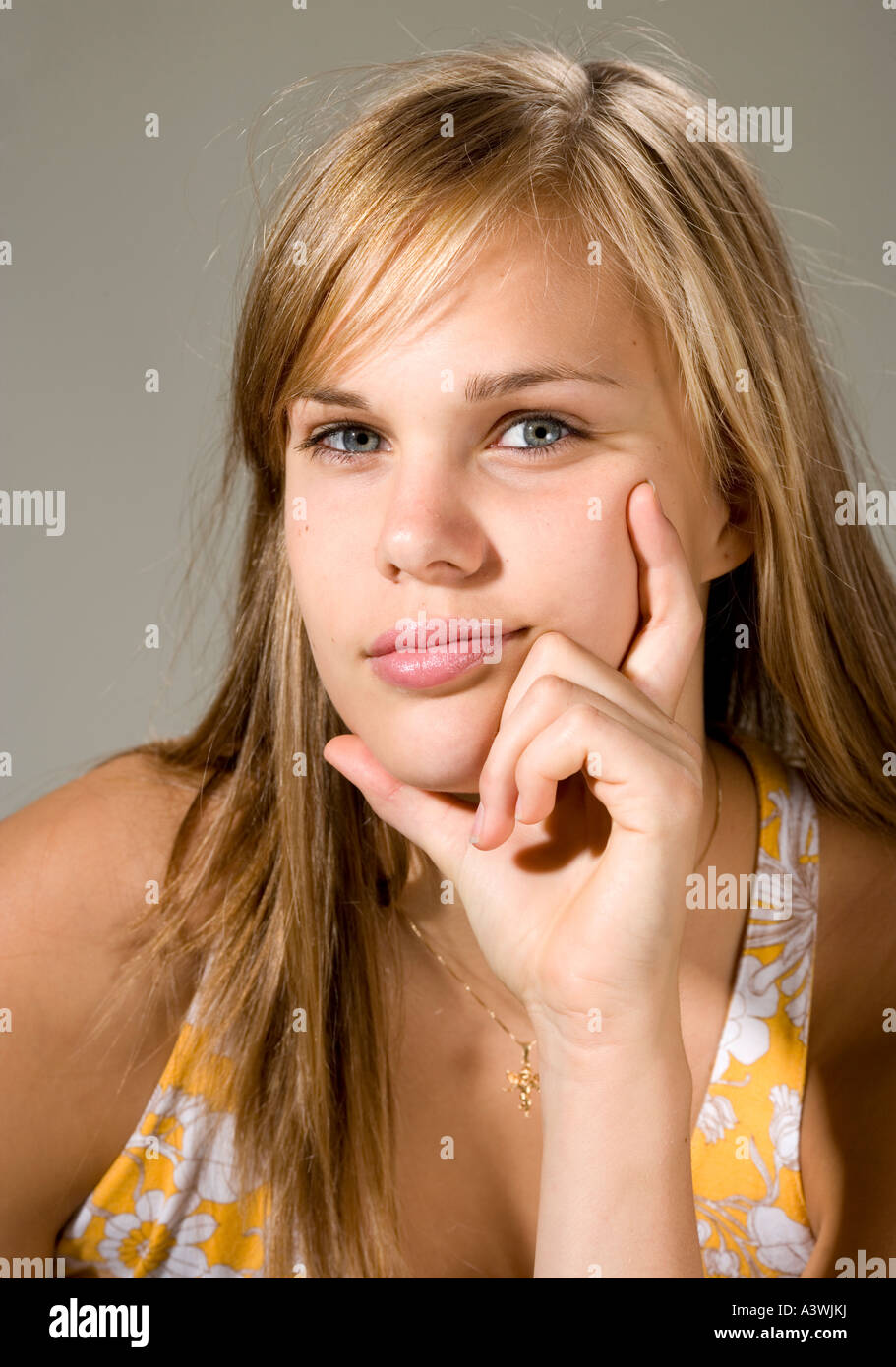 Thoughtful facial expressions hi-res stock photography and images - Alamy