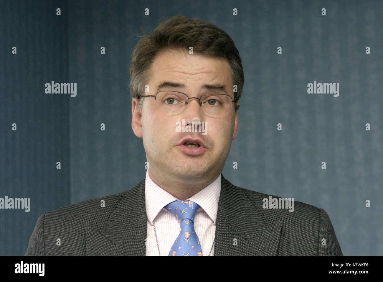 2004 general election hi-res stock photography and images - Alamy