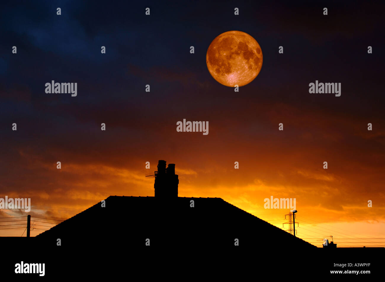 Lunar disc hi-res stock photography and images - Alamy