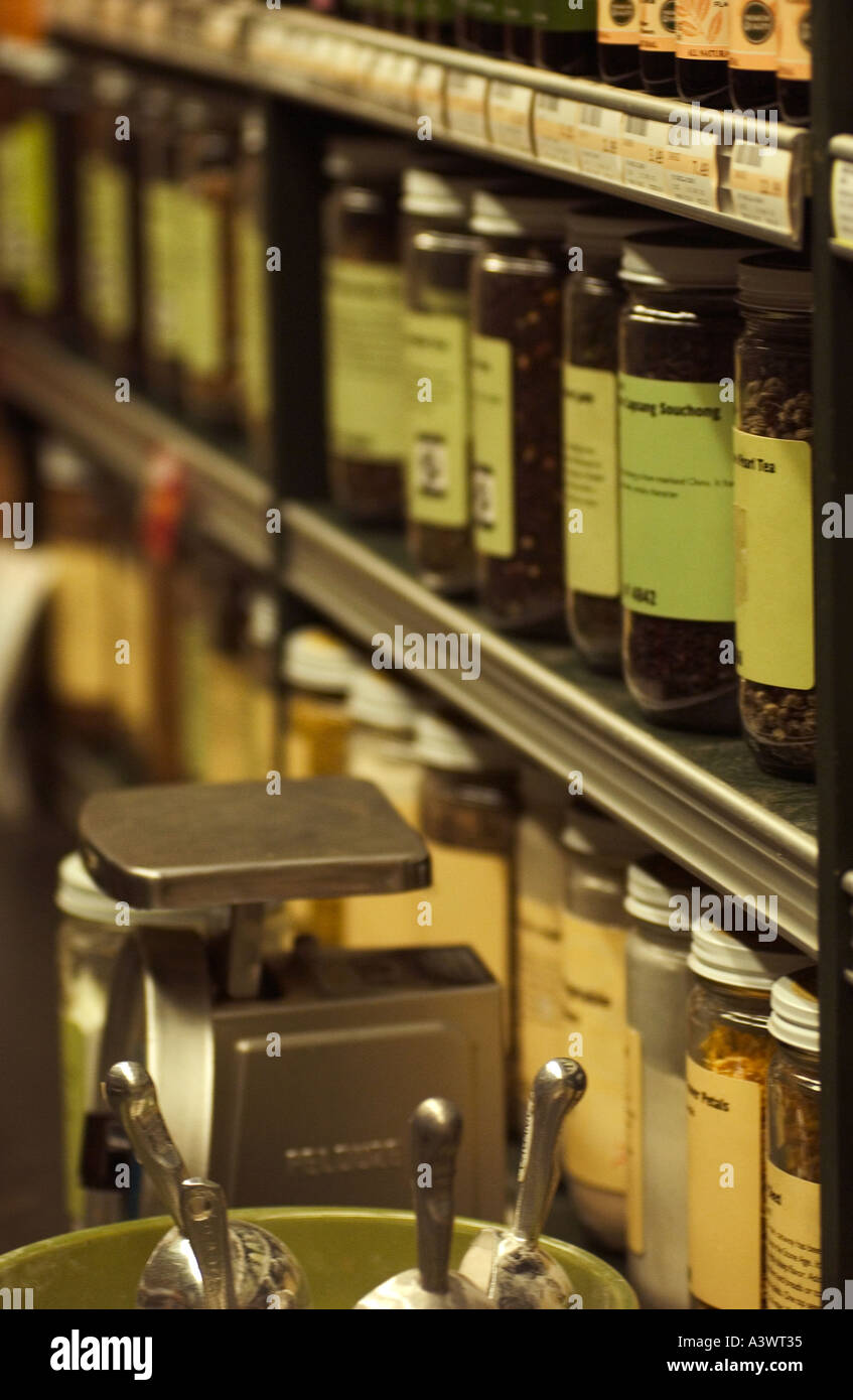 Grocery store shelves tea hi-res stock photography and images - Alamy