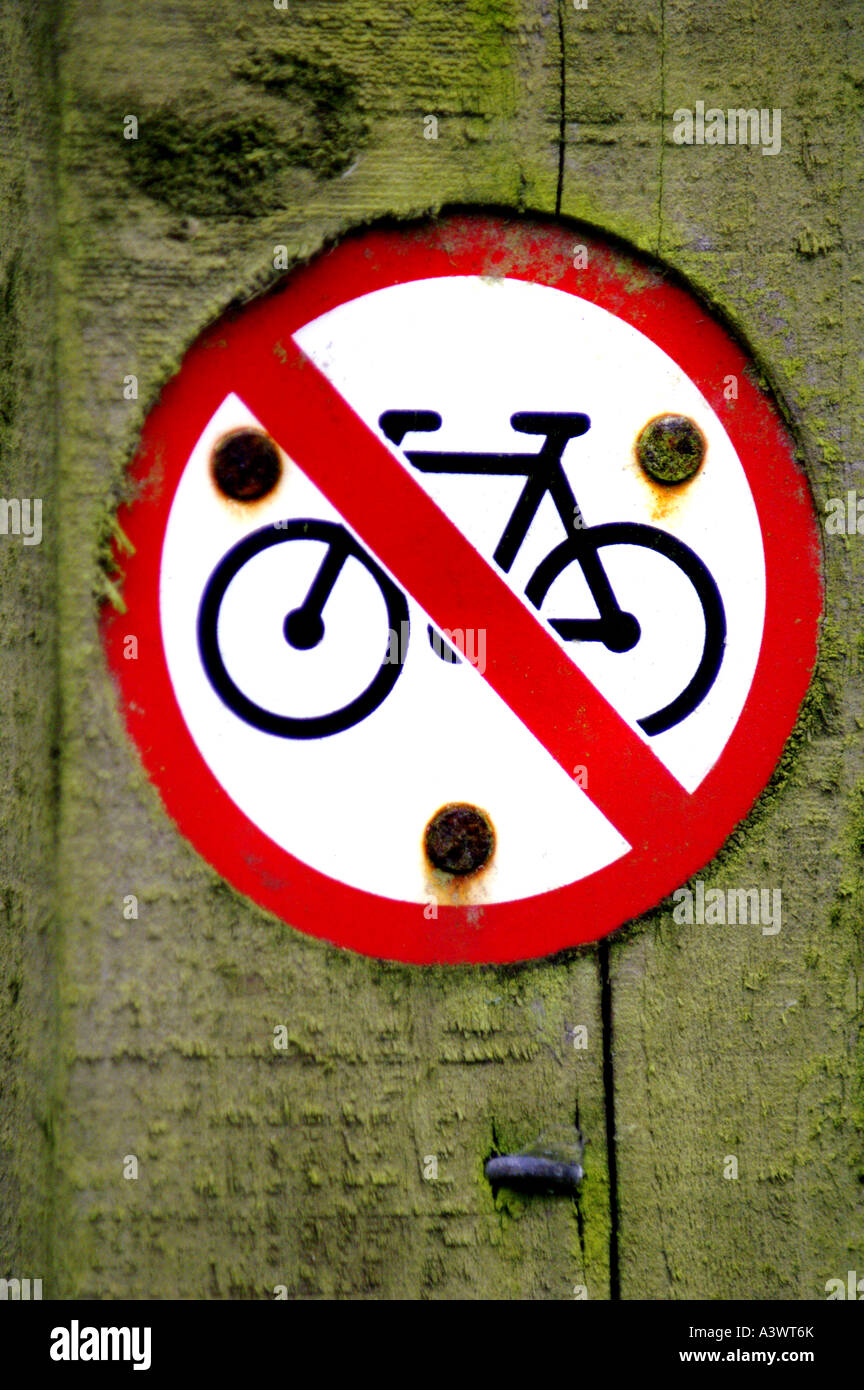 no cycling sign Stock Photo - Alamy
